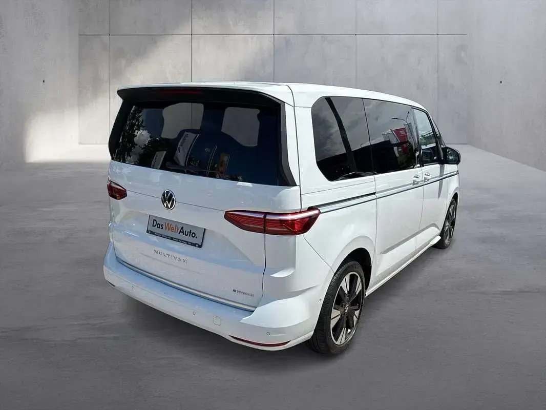 Gebraucht VW Multivan Style 218 PS (2023) in Wien, AT - € 42.490 ...