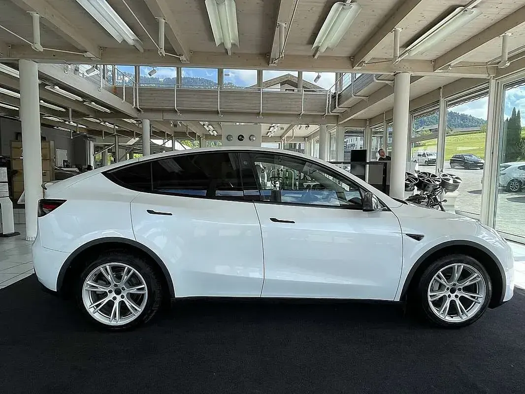 Gebraucht Tesla Model Y Long Range AWD 351 PS (2021) in Andelsbuch, AT ...