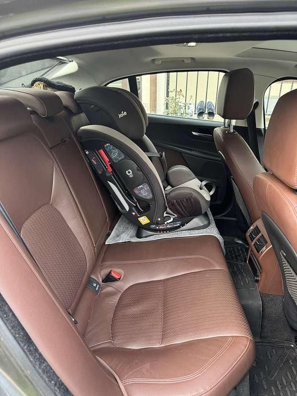 Gebraucht 2016 Jaguar XE Portfolio 179 PS Limousine – 4614 Marchtrenk ...