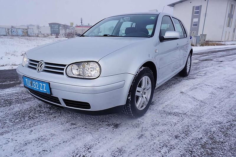 Gebraucht 2002 VW Golf Highline 101 PS Limousine – 3441 Einsiedl ...