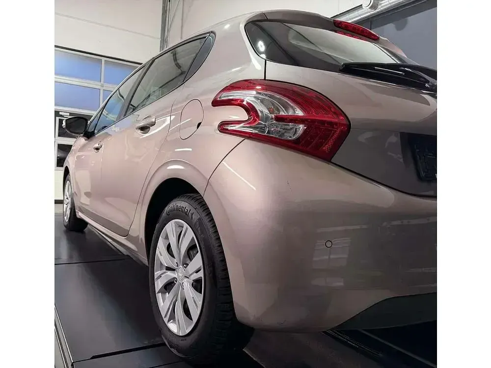 Gebraucht Peugeot 208 Active 82 PS (2013) in Tirol - € 7.990 | AutoUncle