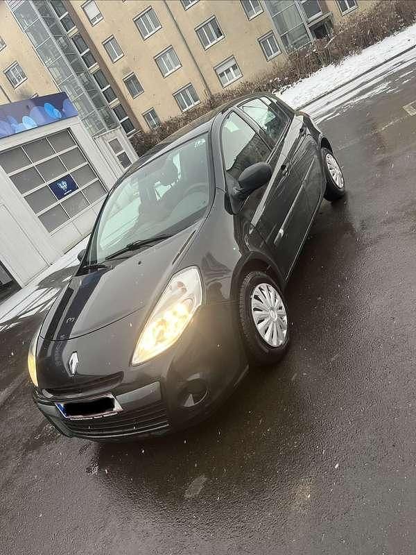 Gebraucht 2011 Renault Clio II 75 PS Limousine – 8700 Leoben (Händler ...