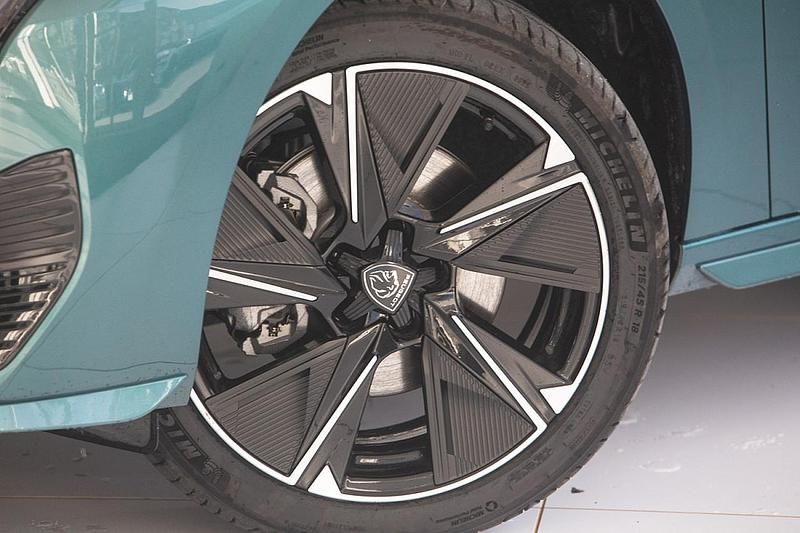 Gebraucht 2025 Peugeot e-308 SW GT 156 PS Kombi – 6176 INNSBRUCK-VOELS ...