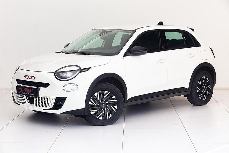 Gebraucht 2024 Fiat 600E Red 156 PS SUV – 6176 INNSBRUCK-VOELS (Händler ...