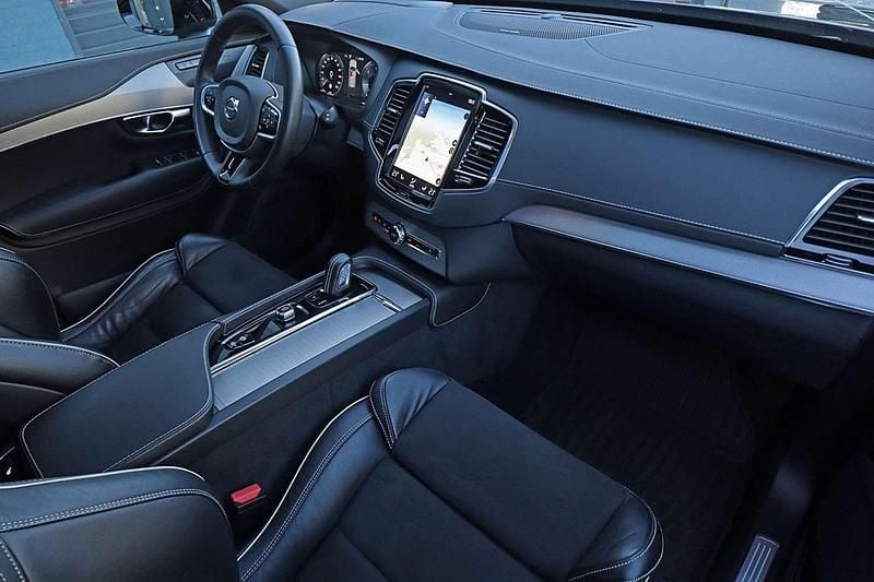 Gebraucht 2022 Volvo XC90 R-Design 235 PS SUV – 3542 Gföhl (Händler ...