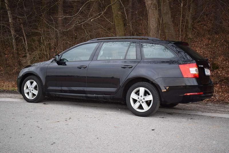 Gebraucht 2019 Skoda Octavia Ambition 116 PS Kombi – 4844 regau, AT ...