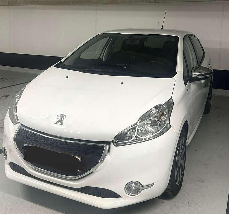 Gebraucht 2015 Peugeot 208 Style 82 PS Kleinwagen – 2435 Ebergassing ...