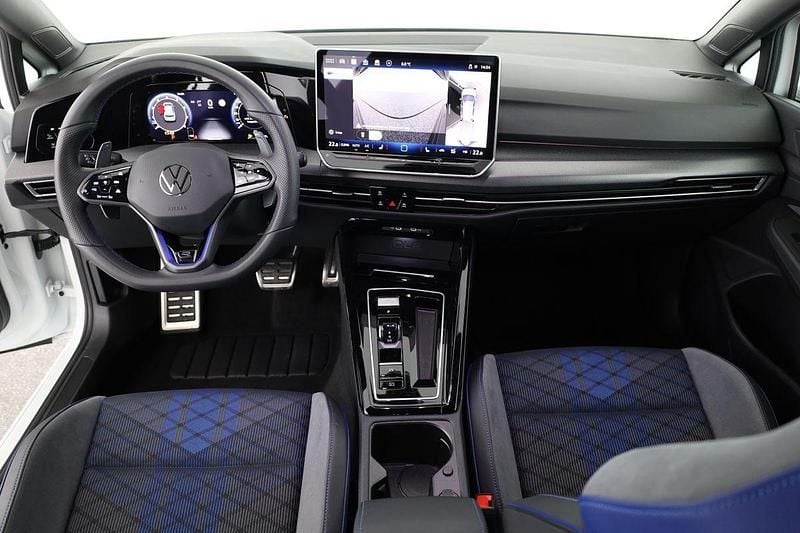 Gebraucht 2025 VW Golf Style 333 PS Limousine – 6844 Altach (Händler ...