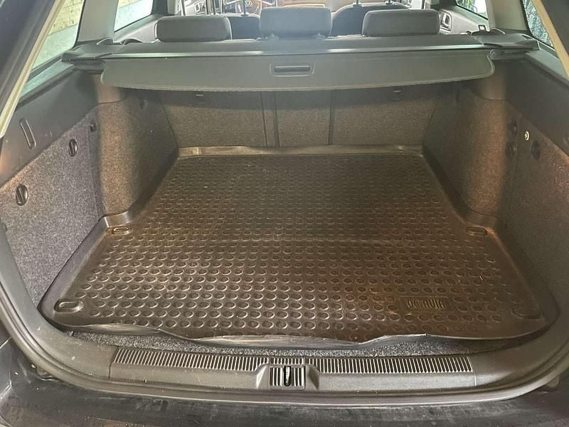 Gebraucht 2012 Skoda Octavia Ambition 105 PS Kombi – 6210 Wiesing, AT ...