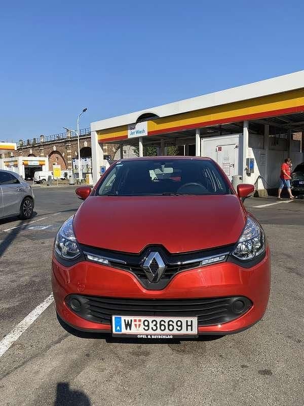 Gebraucht 2014 Renault Clio GrandTour 73 PS Kombi – 1190 Wien (Händler ...