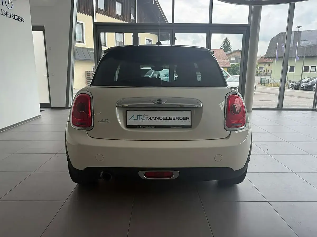 Gebraucht Mini ONE Hatch 102 PS (2016) in Berndorf - € 10.300 | AutoUncle