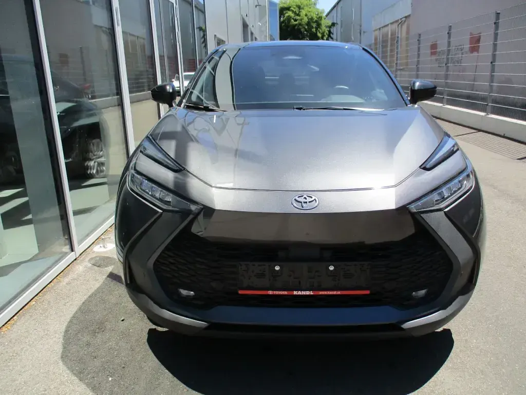 Gebraucht Toyota C-HR Active 98 PS (2025) in Wien - € 28.490 | AutoUncle