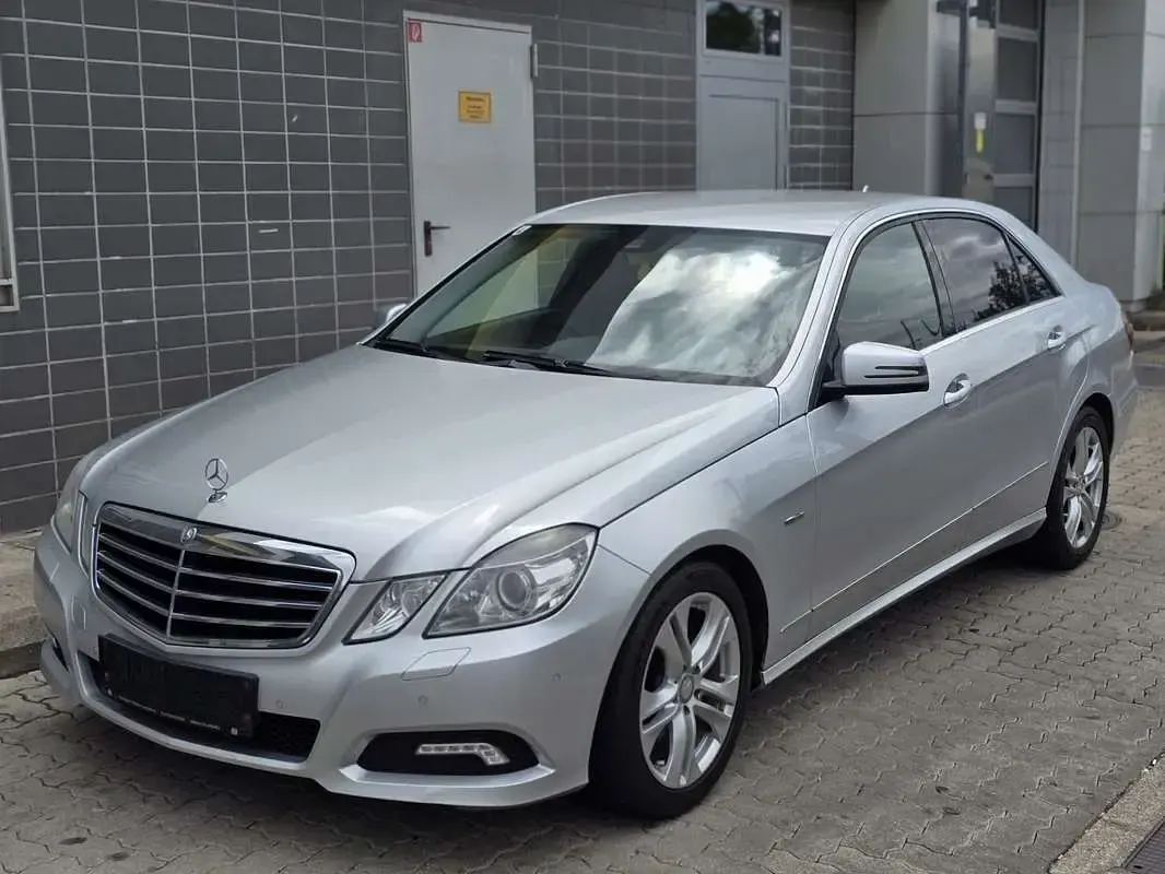 Gebraucht Mercedes E250 Avantgarde 204 PS (2009) in Wien, Donaustadt ...