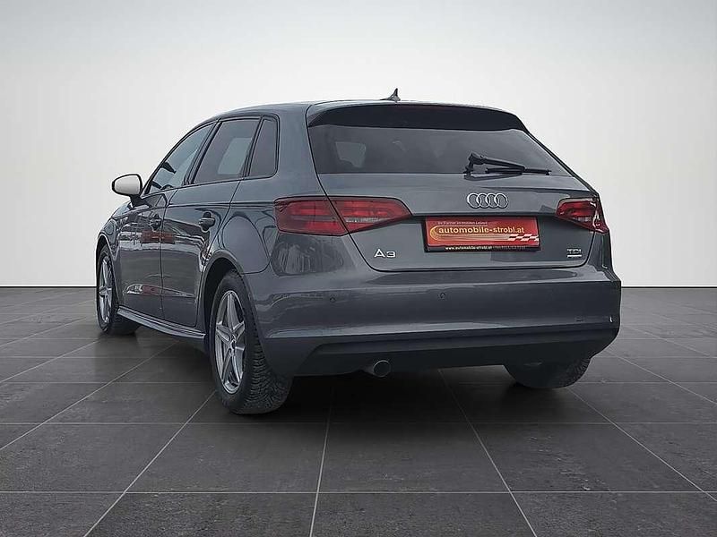 Gebraucht 2015 Audi A3 Attraction 110 PS Limousine – 8322 Studenzen, AT ...