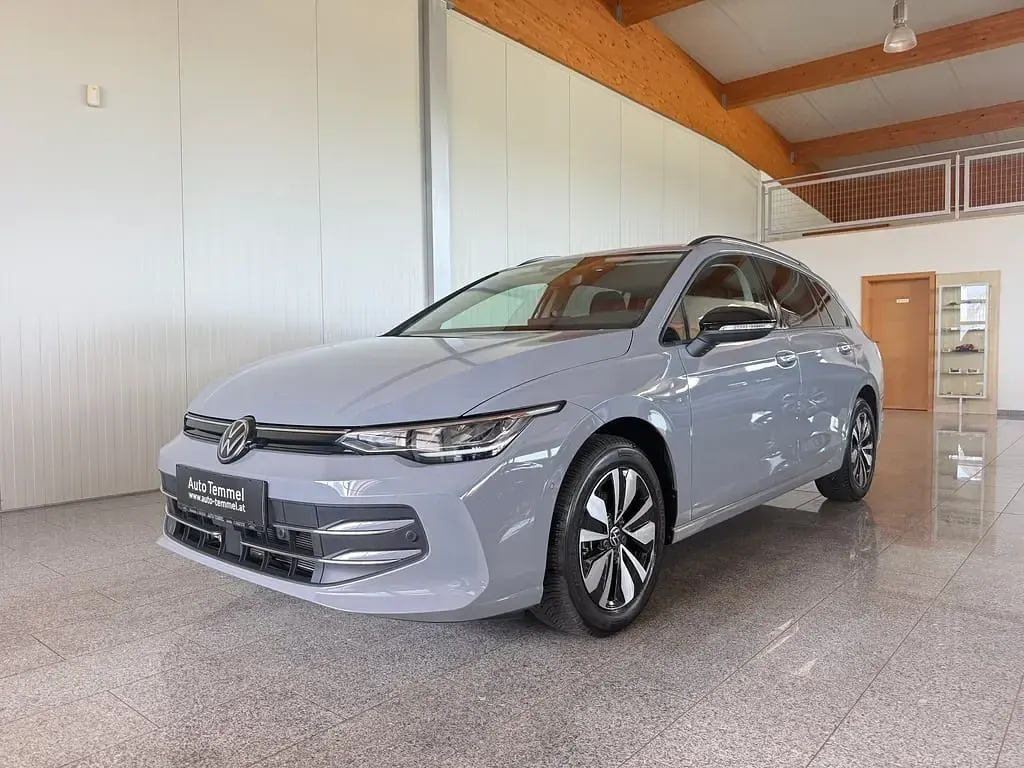 Gebraucht VW Golf VIII Life 116 PS (2025) in Gleinstätten - € 23.990 ...