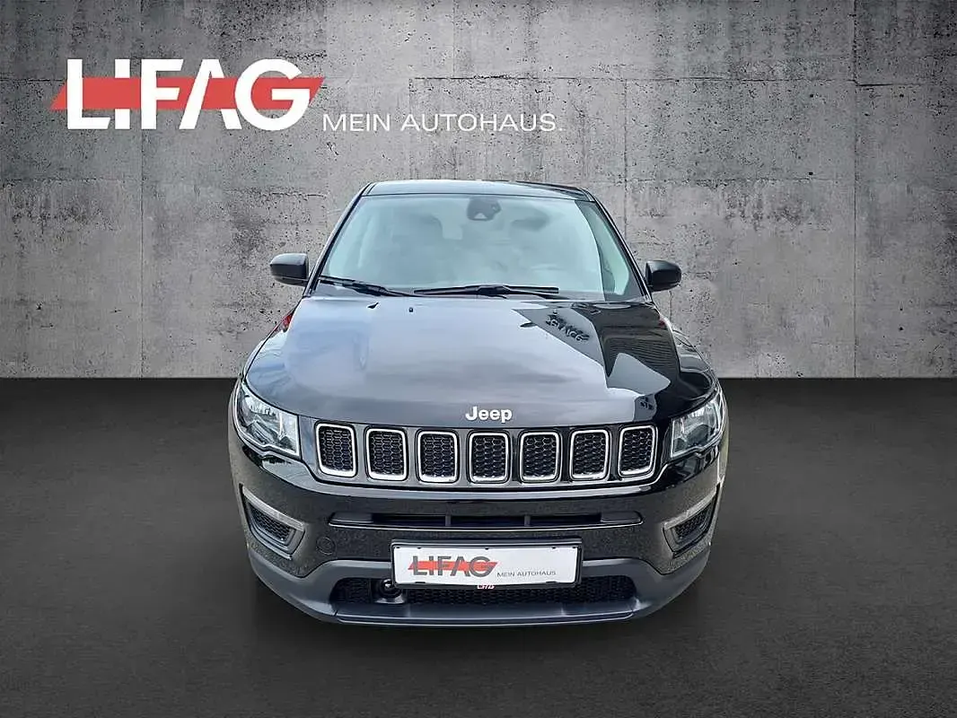 Gebraucht Jeep Compass Sport 140 PS (2018) in Linz, AT - € 14.990 ...