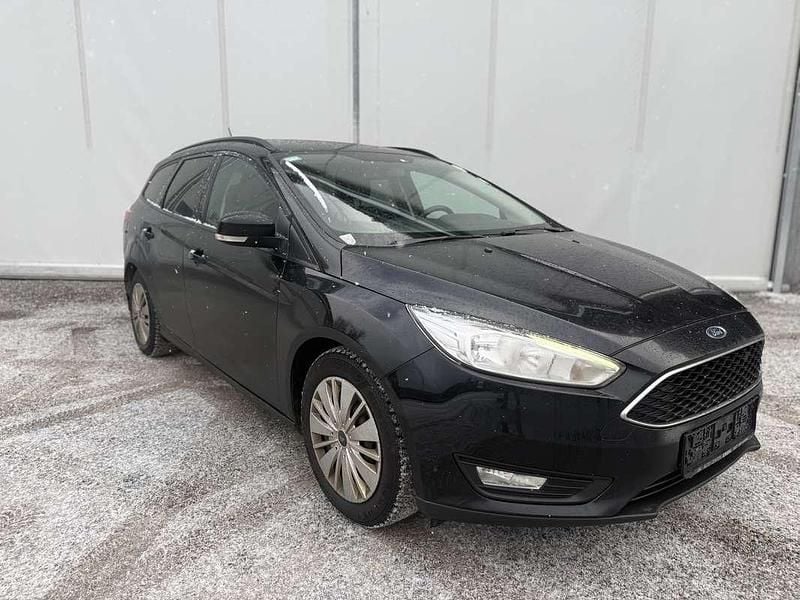 Gebraucht 2017 Ford Focus ST-Line 120 PS Kombi – 6235 Reith im ...
