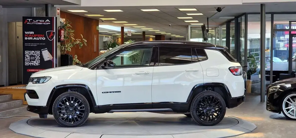Gebraucht Jeep Compass 241 PS (2023) in Dornbirn, AT - € 27.480 | AutoUncle