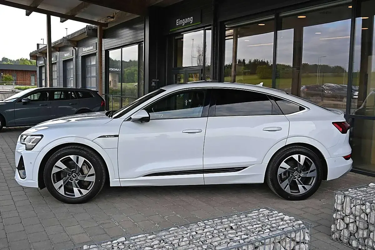 Gebraucht Audi e-tron S-Line 408 PS (2021) in Gföhl, AT - € 34.590 ...