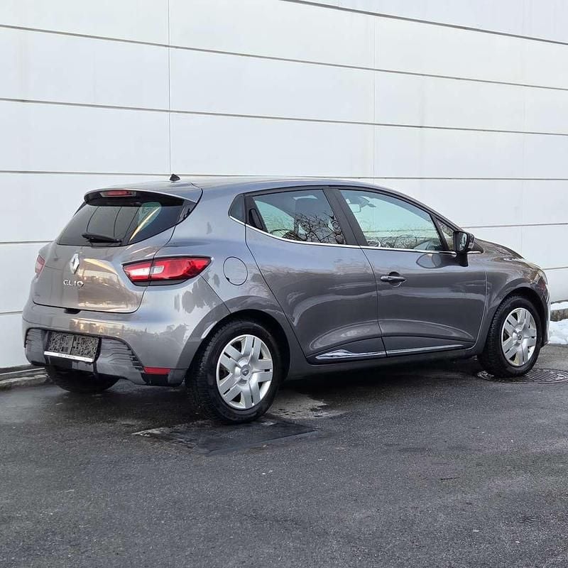 Gebraucht 2014 Renault Clio IV Dynamique 75 PS Limousine – 6800 ...
