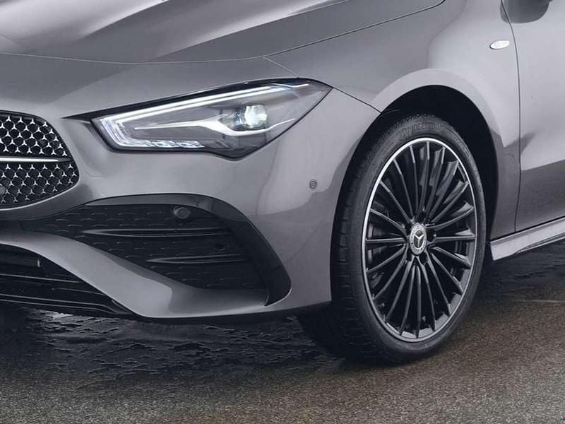 Gebraucht 2025 Mercedes CLA250e Shooting Brake AMG line 163 PS Kombi ...