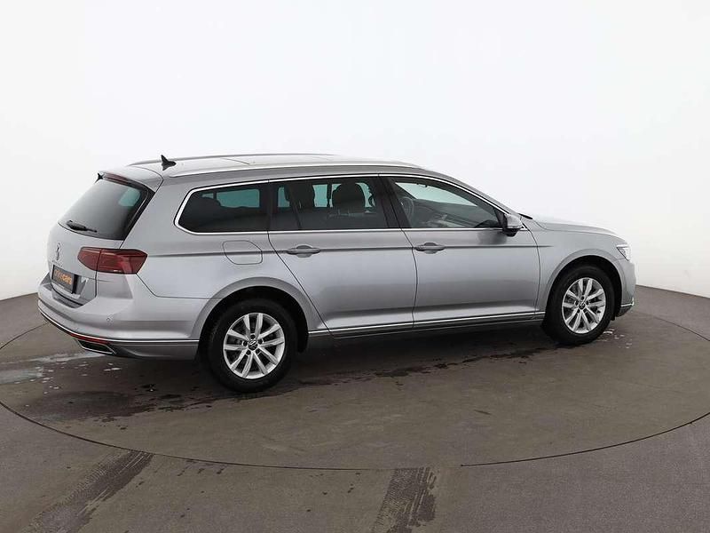 Gebraucht 2023 VW Passat Elegance 200 PS Kombi – 8143 Dobl bei Lieboch ...