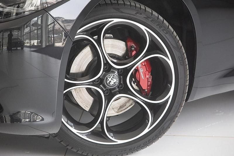 Neu 2025 Alfa Romeo Giulia Veloce 280 PS Limousine – 6176 INNSBRUCK ...