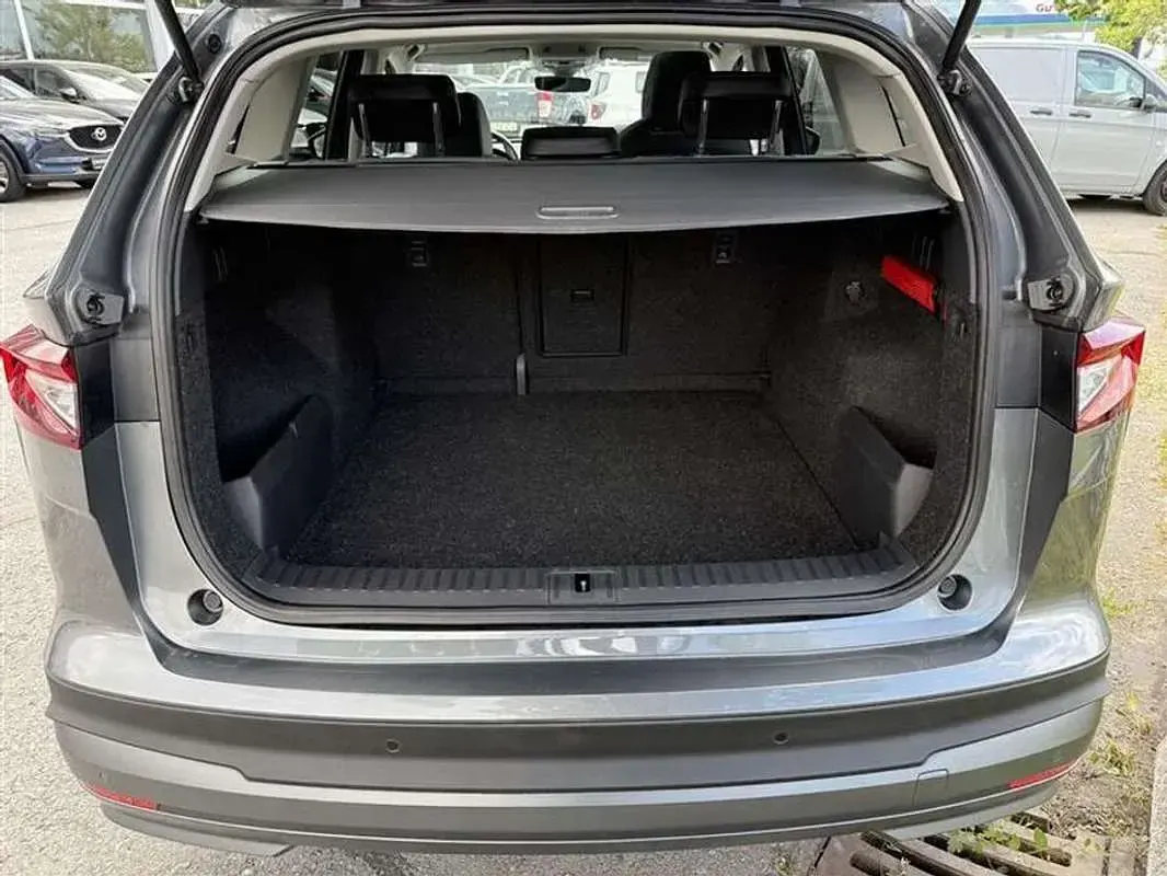 Gebraucht Skoda Enyaq iV Loft 148 PS (2023) in Mils, AT - € 28.490 ...