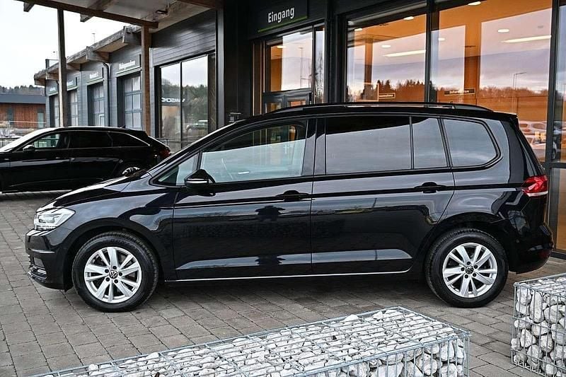 Gebraucht 2021 VW Touran 150 PS Van / Kleinbus – 3542 Gföhl (Händler ...