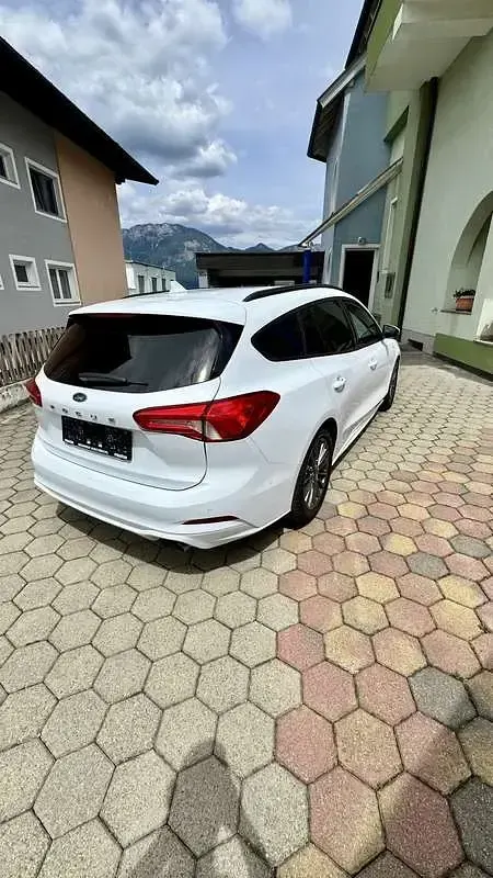 Gebraucht Ford Focus ST-Line 120 PS (2019) in Wörgl - € 15.900 | AutoUncle