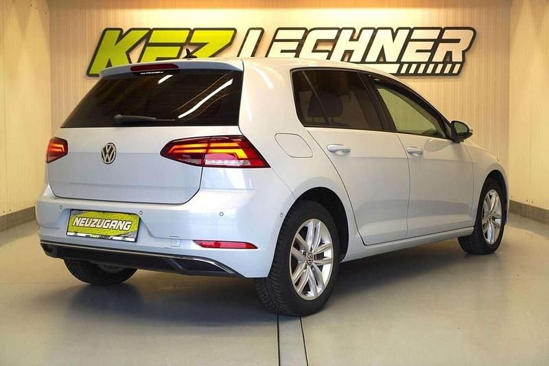 Gebraucht 2017 VW Golf 110 PS Limousine – 4782 St. Florian am Inn, AT ...