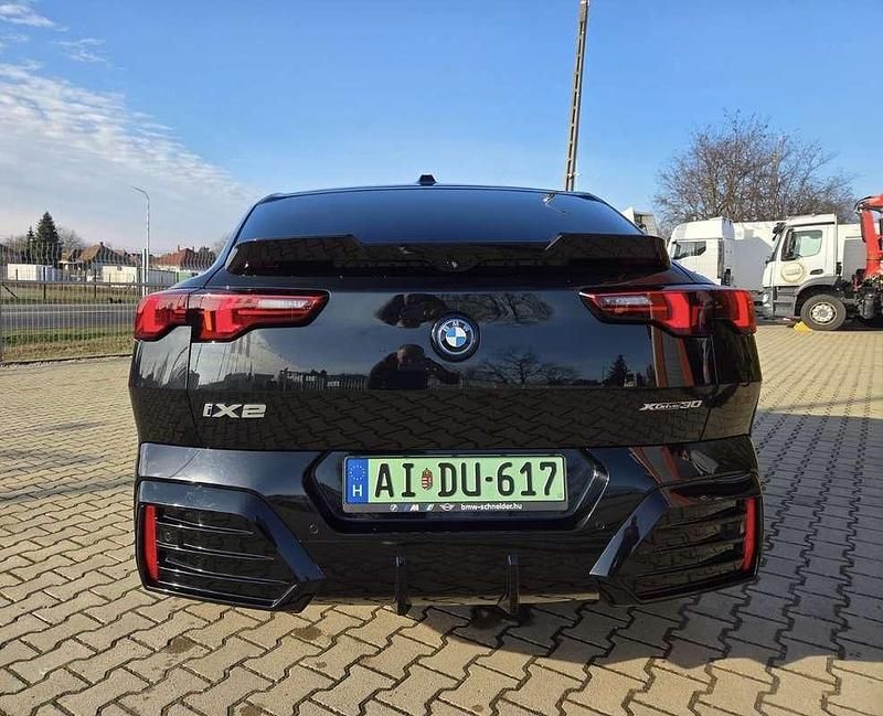 Gebraucht 2024 BMW iX2 306 PS SUV – 6000 Hungary Kecskemét, AT (Händler ...