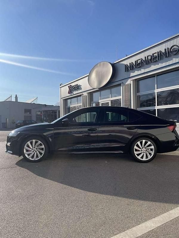 Gebraucht 2021 Skoda Octavia RS 200 PS Limousine – 1210 Wien, AT ...