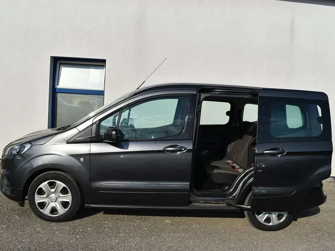 Gebraucht Ford Tourneo Courier Trend 101 PS (2019) in Krems, AT - € 9. ...