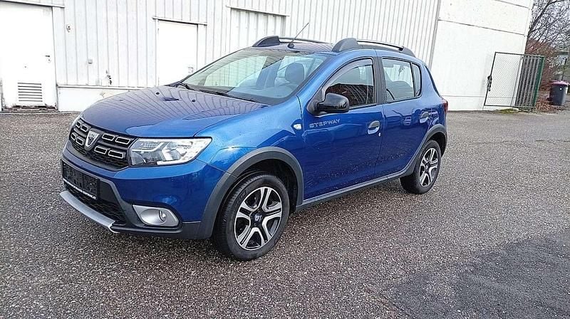 Gebraucht 2020 Dacia Sandero Stepway 101 PS Limousine – 3100 St. Pölten ...