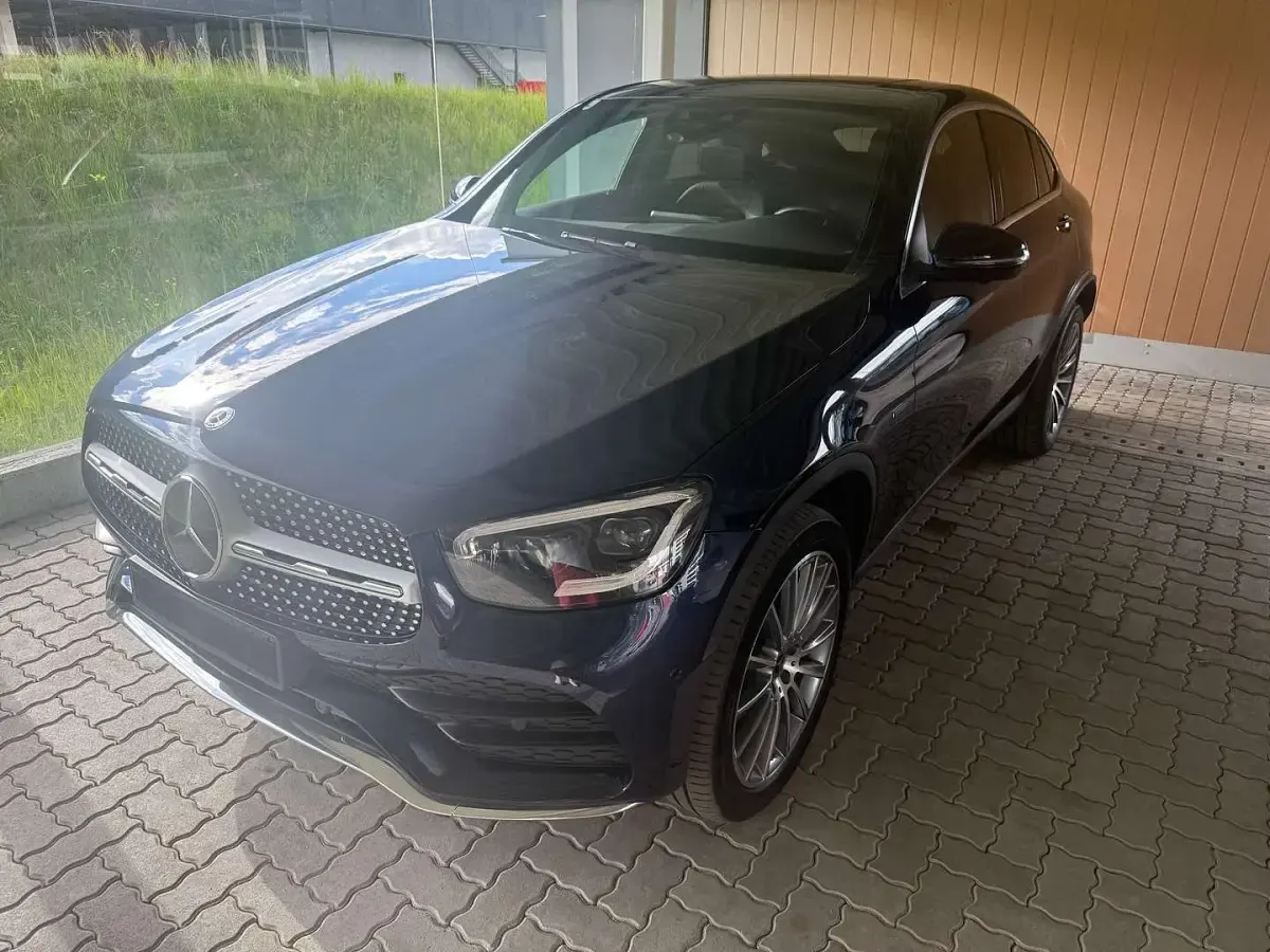 Gebraucht Mercedes GLC300e 194 PS (2020) in Saalfelden am Steinernen ...
