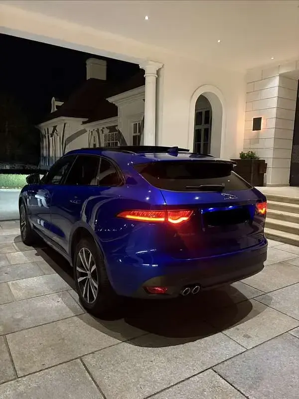 Gebraucht Jaguar F-Pace R-Sport 179 PS (2017) in Wien, AT - € 14.000 ...