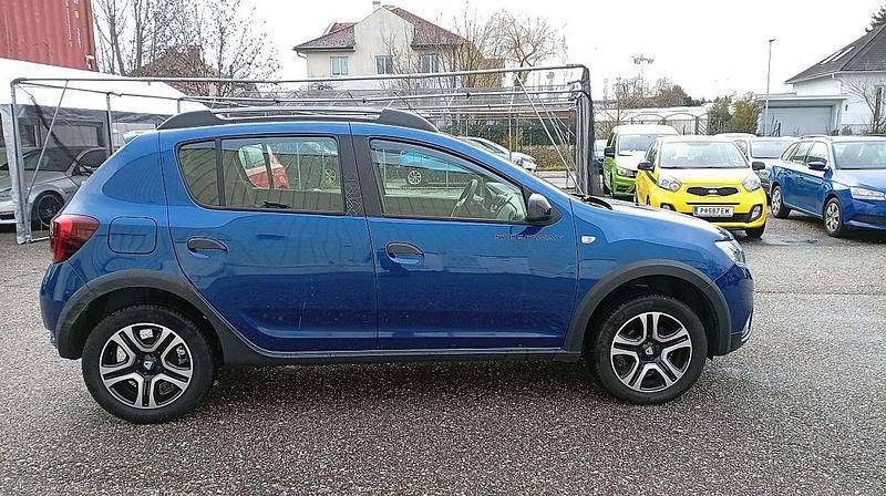 Gebraucht 2020 Dacia Sandero Stepway 101 PS Limousine – 3100 St. Pölten ...