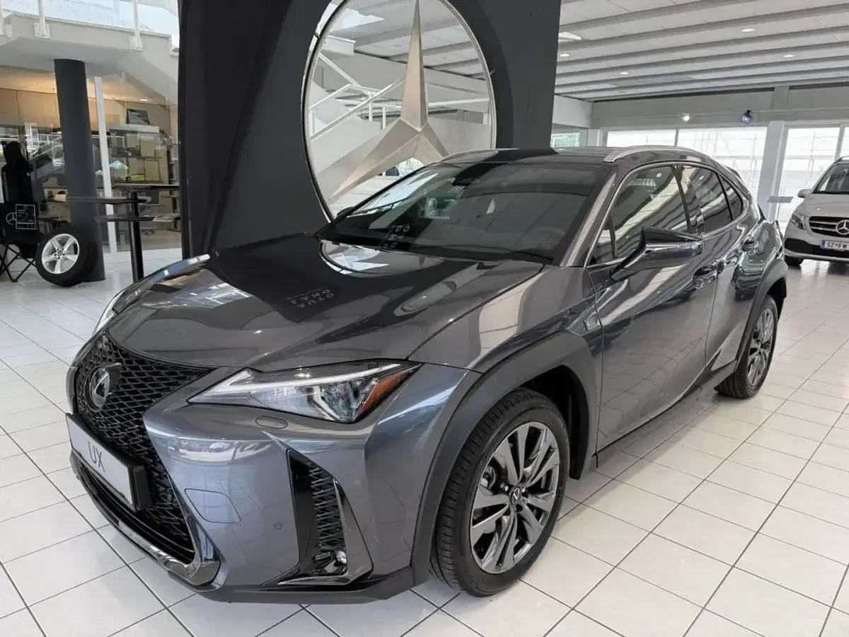 Gebraucht Lexus UX 300h Sport Line 199 PS (2025) in Vomp, AT - € 43.900 ...