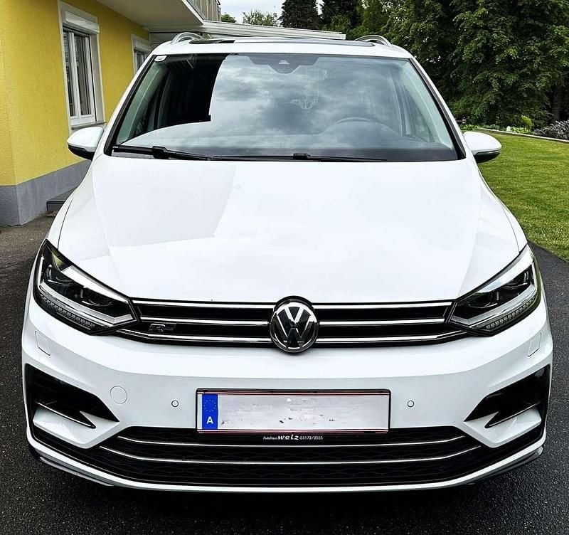 Gebraucht 2019 VW Touran R-line 116 PS Van / Kleinbus – 8062 Kumberg ...