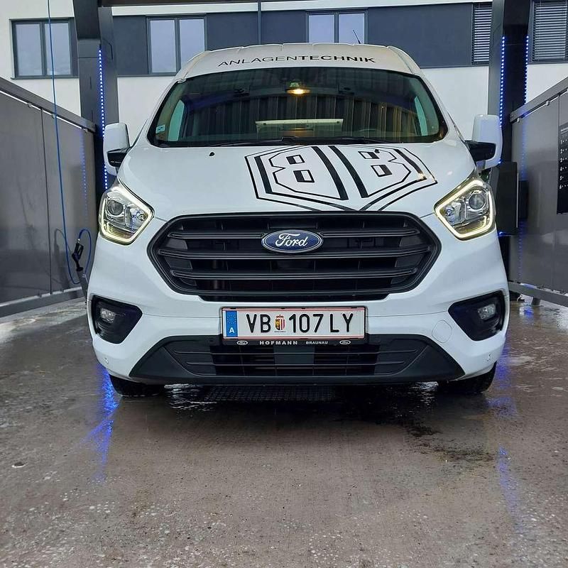Gebraucht 2018 Ford Transit Custom Ambiente 131 PS Van / Kleinbus ...