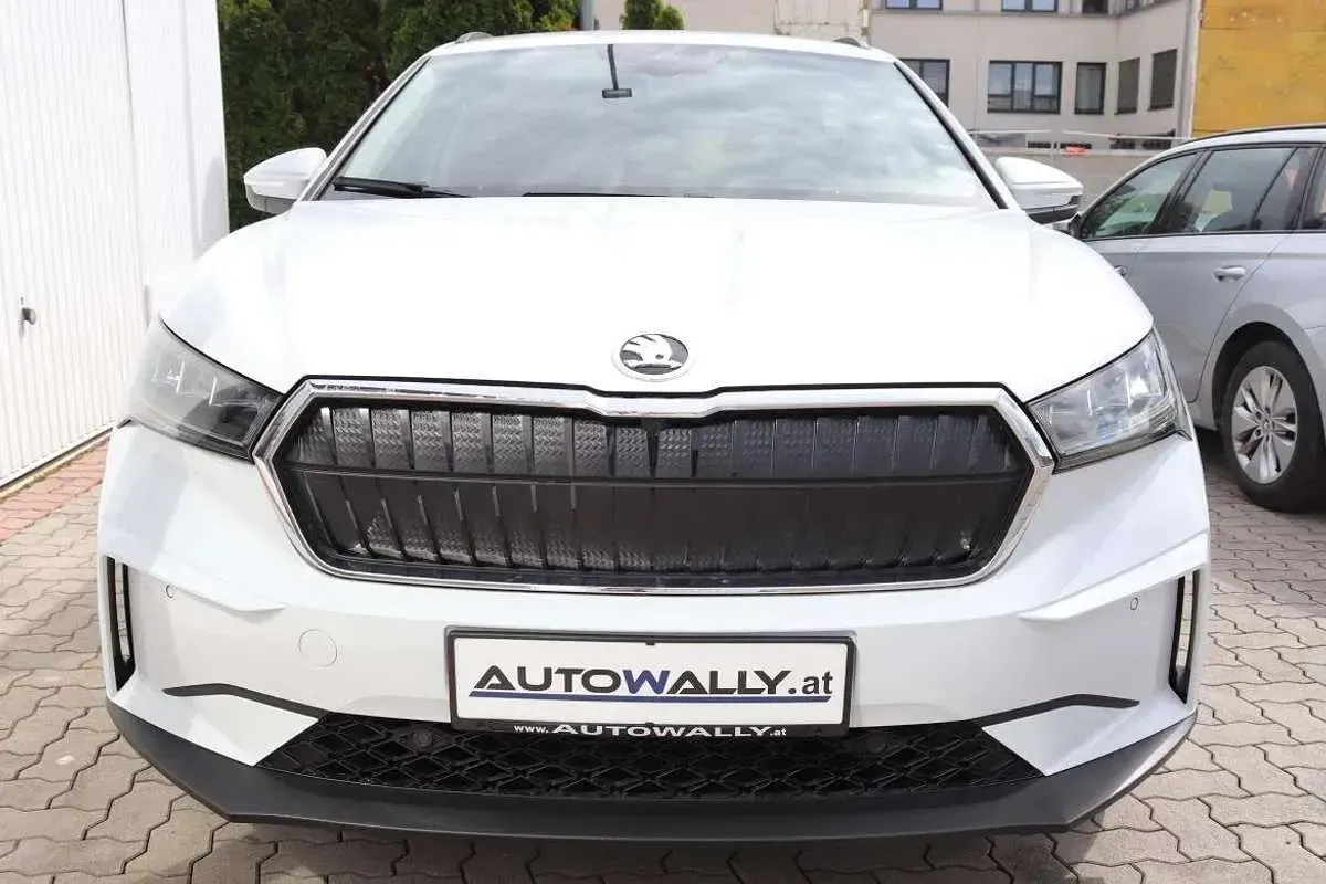 Gebraucht Skoda Enyaq iV Loft 180 PS (2023) in Brunn am Gebirge, AT - € ...