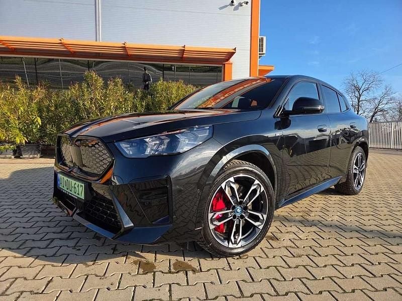 Gebraucht 2024 BMW iX2 306 PS SUV – 6000 Hungary Kecskemét, AT (Händler ...