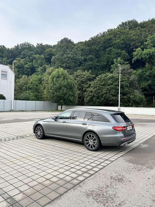 Gebraucht 2017 Mercedes E220 194 PS Kombi – 1190 Wien (Händler) – € 17. ...