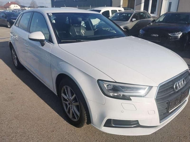 Gebraucht 2017 Audi A3 Design 110 PS Kleinwagen – 4614 Marchtrenk ...