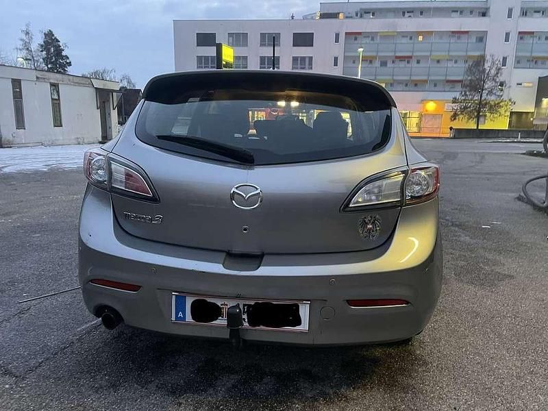 Gebraucht 2011 Mazda 3 Center-Line 116 PS Limousine – 4060 Leonding, AT ...