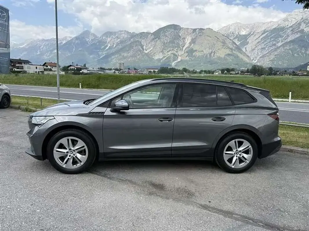 Gebraucht Skoda Enyaq iV Loft 148 PS (2023) in Mils, AT - € 28.490 ...