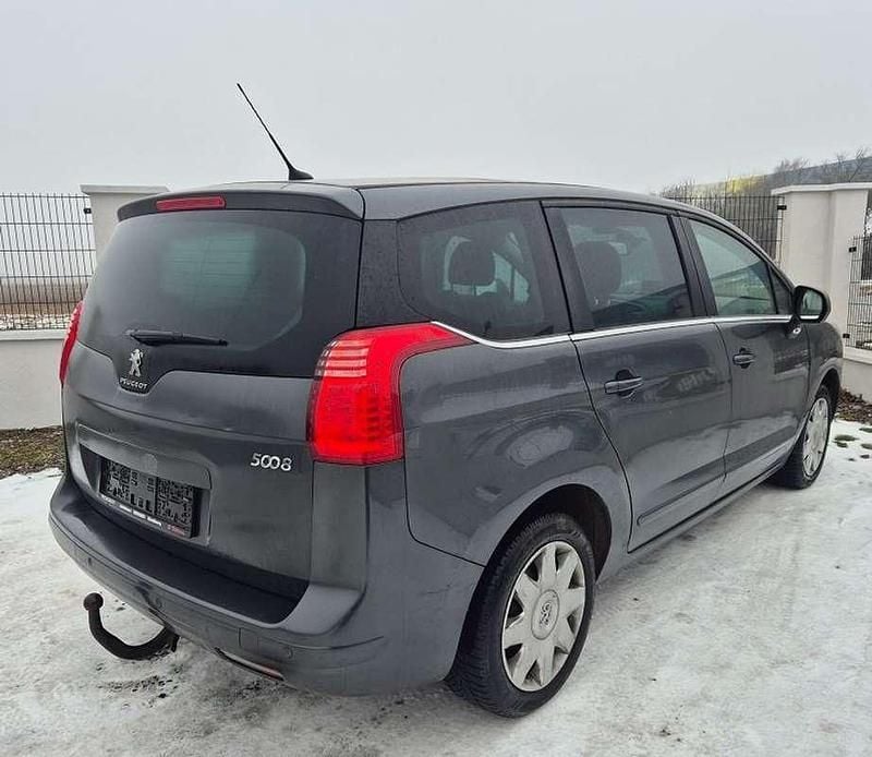 Gebraucht 2017 Peugeot 5008 Business-Line 120 PS Van / Kleinbus – 2721 ...