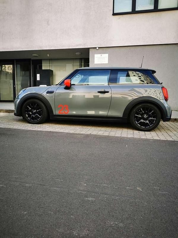 Gebraucht 2021 Mini ONE 102 PS Kleinwagen – 1200 wien (Händler) – € 17.000 (Nicht bewertet ...