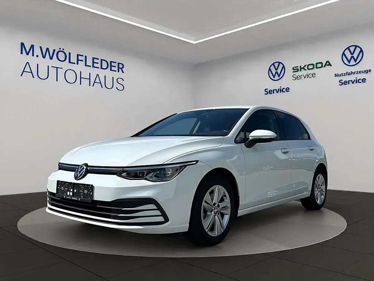 Gebraucht VW Golf VIII Life 131 PS (2023) in Riedau - € 21.190 | AutoUncle